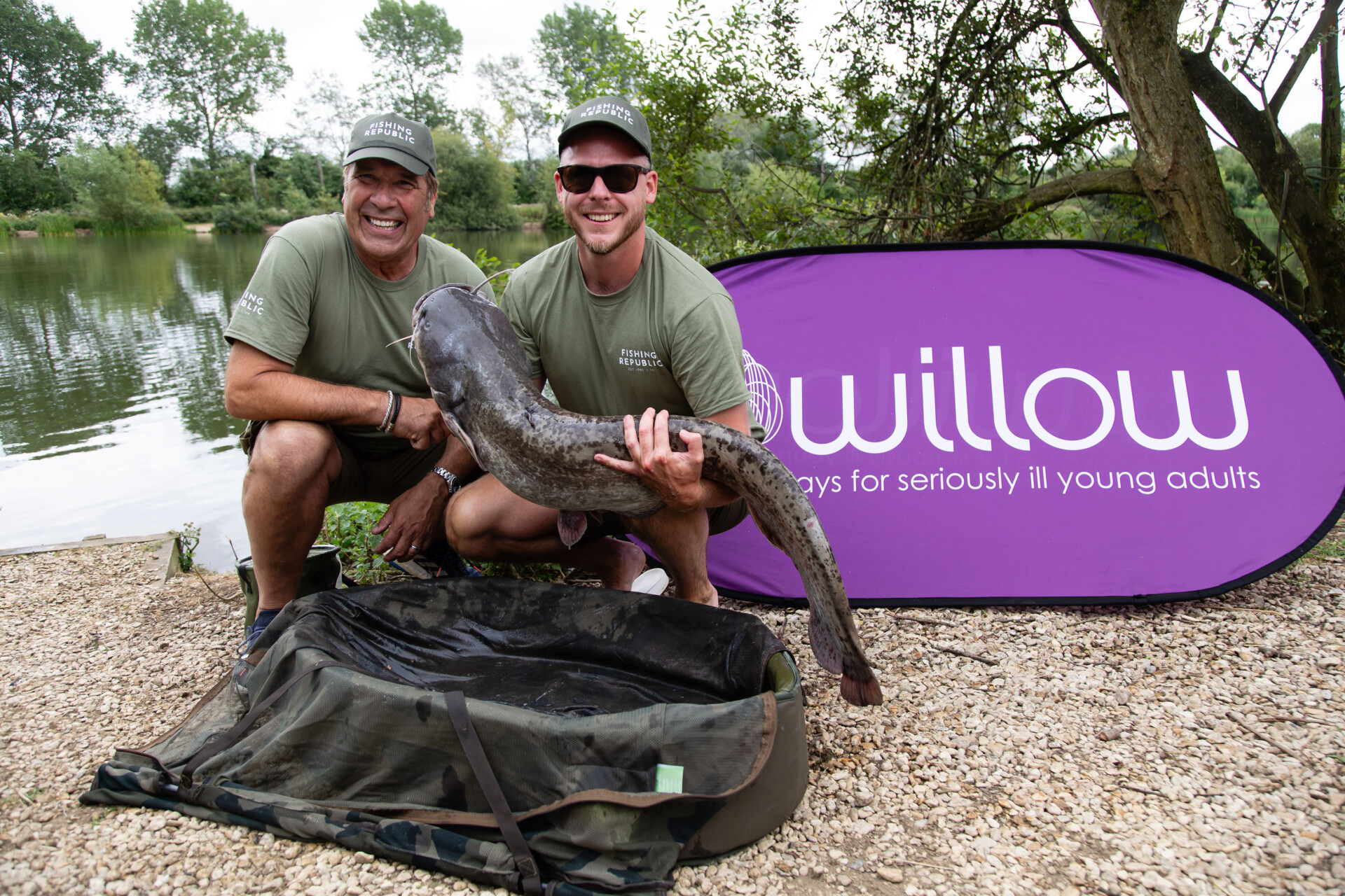 David Seaman’s first fishing event for Willow raises over £18,000 - Willow